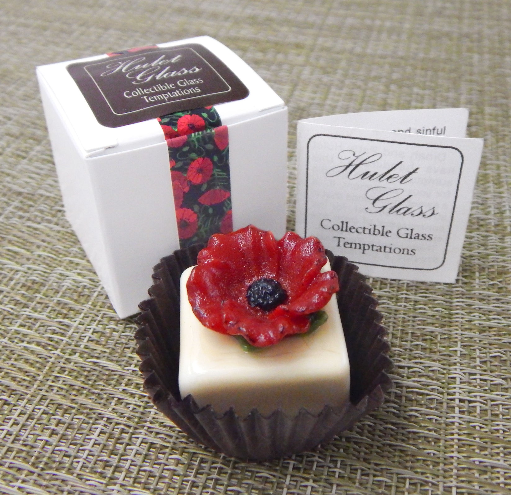 Red Poppy atop a Vanilla Petit Four Chocolate (81-101V) – Hulet Glass