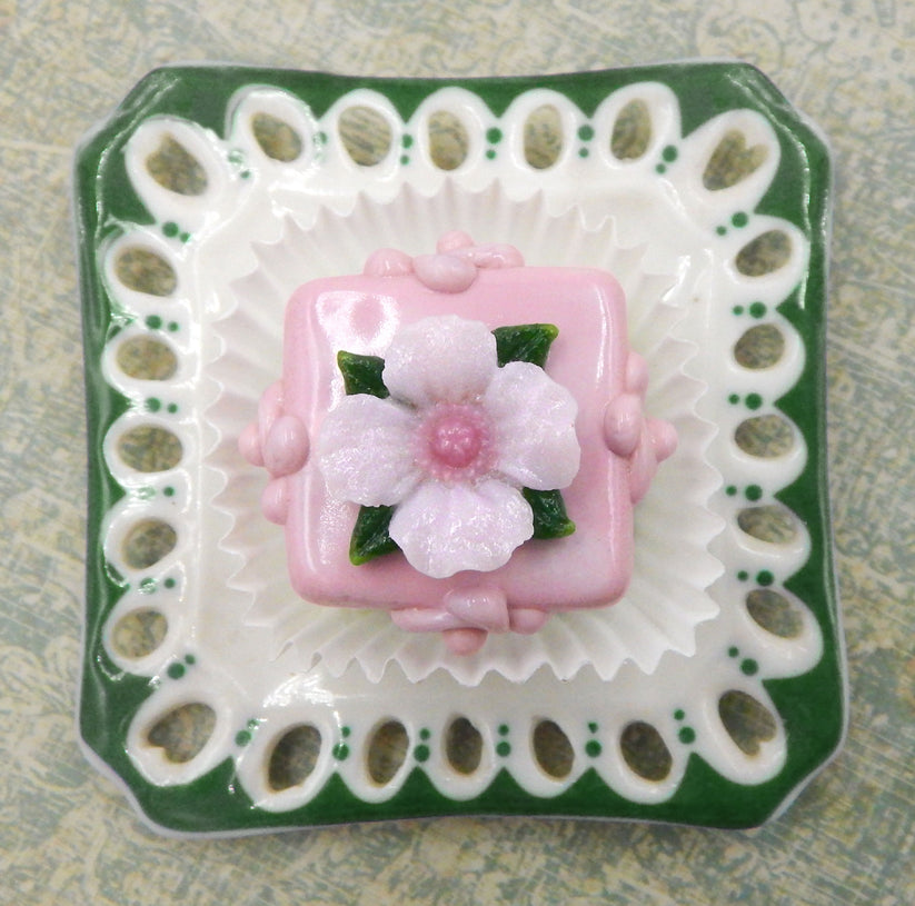 Glass Pink Primrose Strawberry Petit Four Chocolate | Hulet Glass